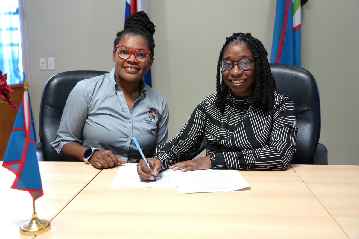 Openbaar Lichaam Sint Eustatius: Commissioner Leerdam Signs New ...